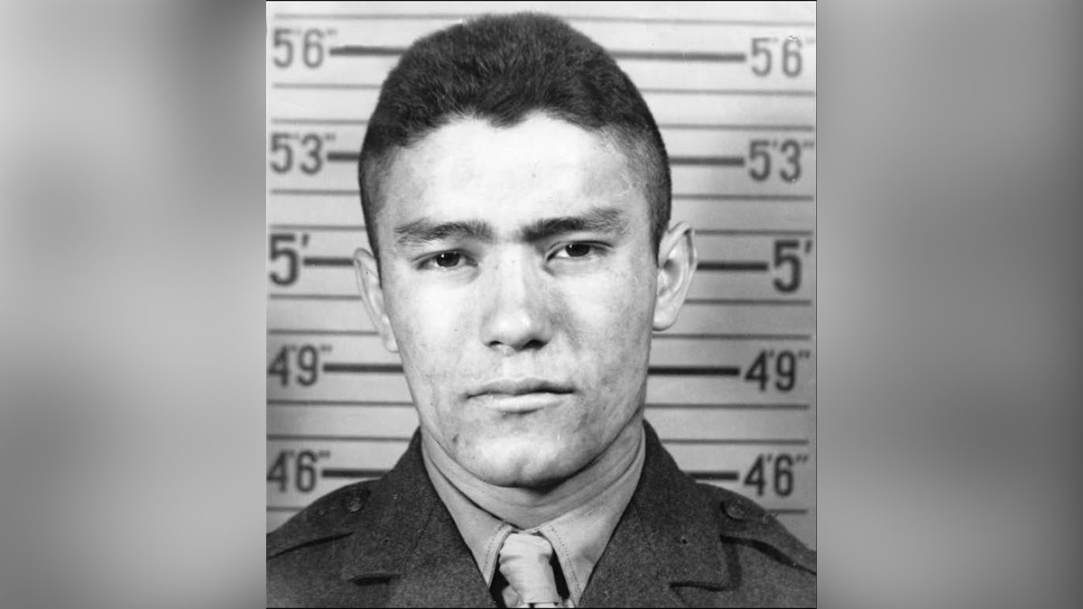 Llegan a Los Ángeles restos de soldado que murió en la Segunda Guerra ...