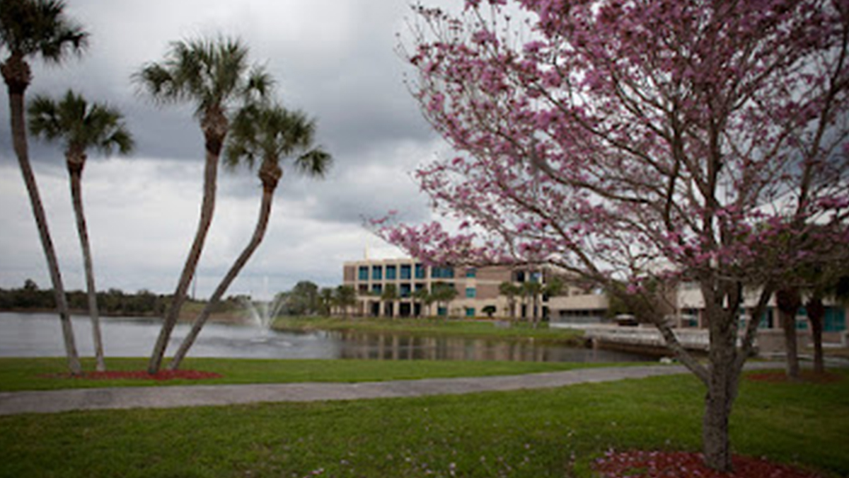 Cierran dos campus de Eastern Florida State College por presunta ...