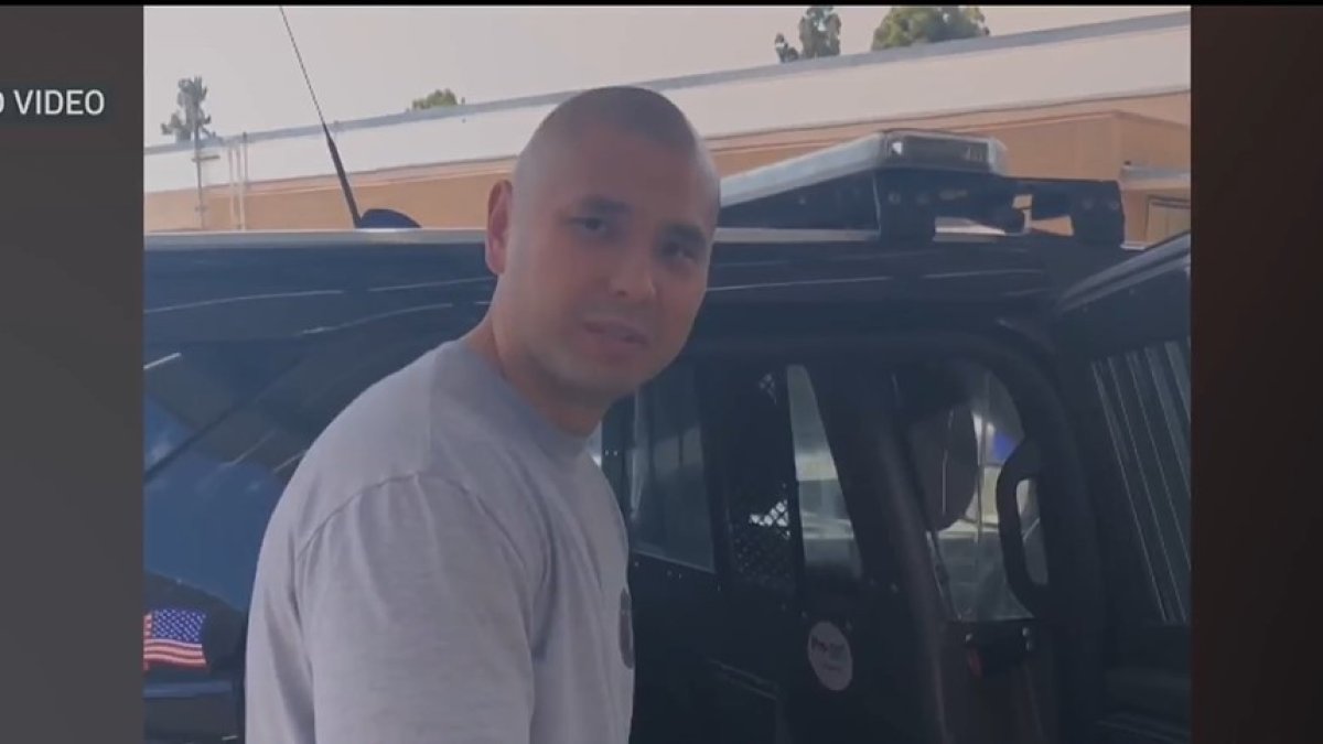 San Diego: investigan ex policía que quedó atrapado con una mujer ...