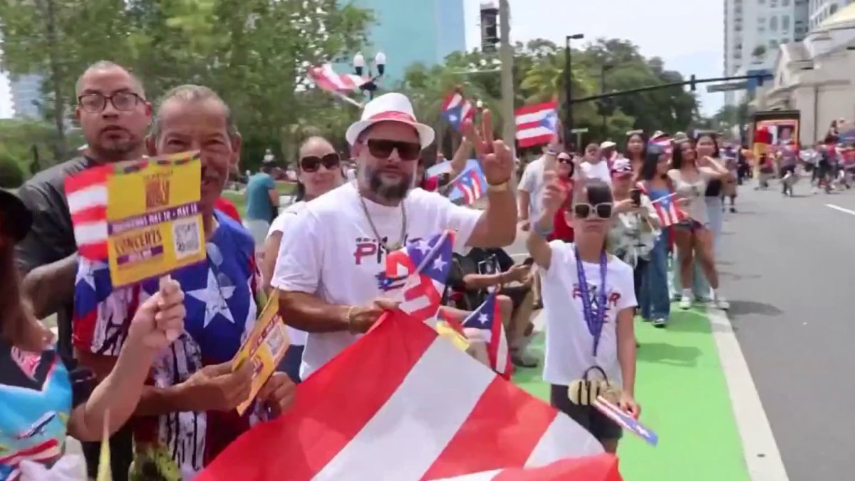 ¡Orgullo Boricua! Puertorriqueños Inundan el Corazón de Orlando con ...