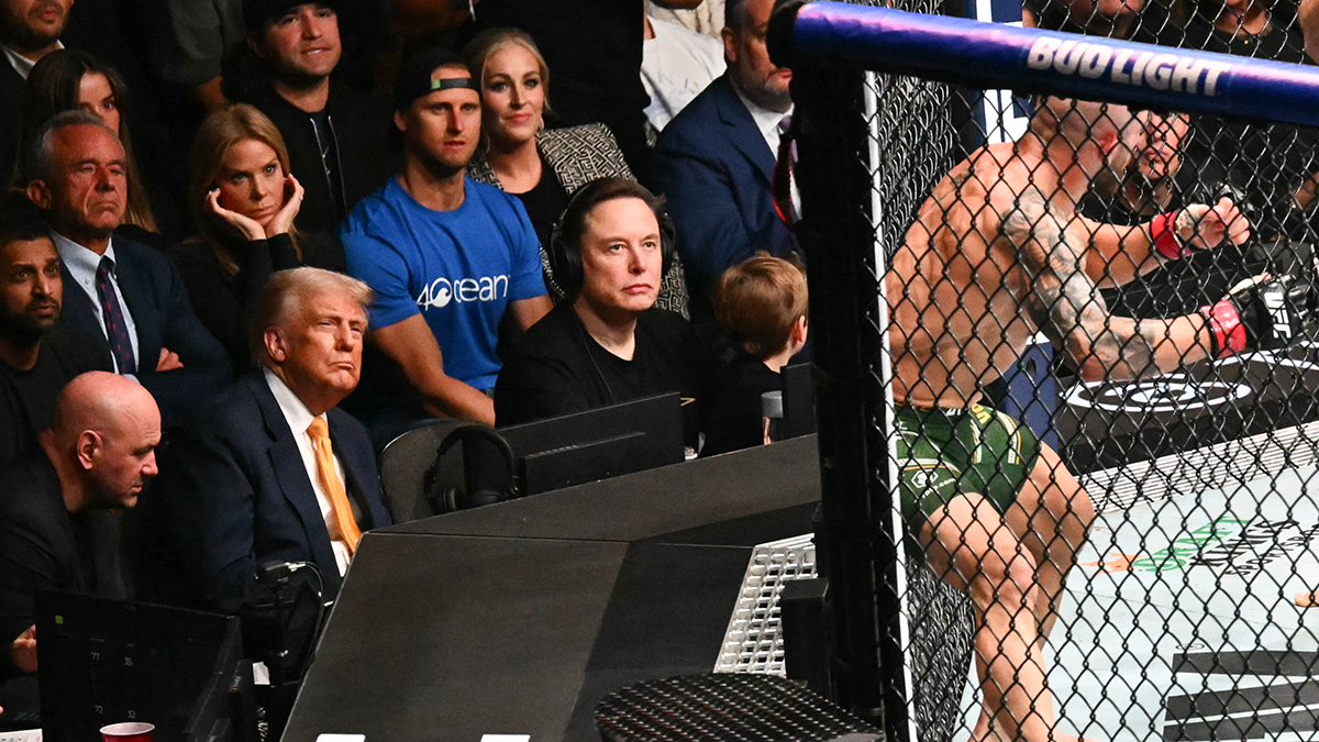 Trump se sienta junto a la jaula de la UFC en Miami – Telemundo Orlando ...
