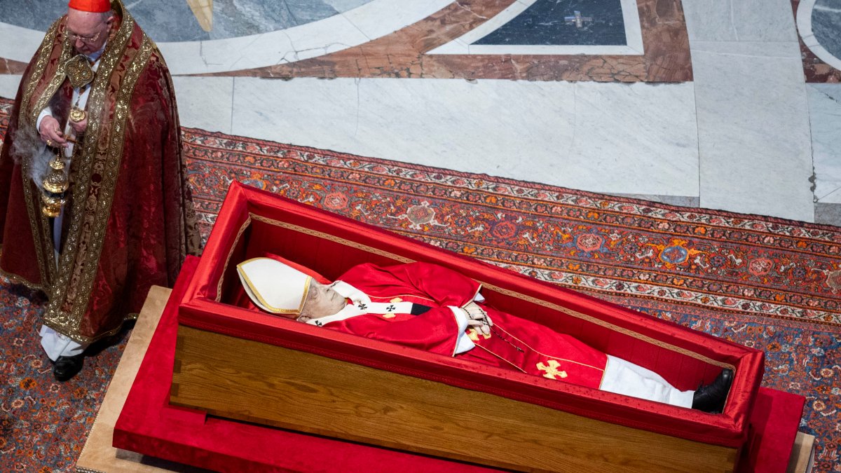 Cómo murió el papa Francisco: así fueron sus últimos minutos – Telemundo Orlando (31)