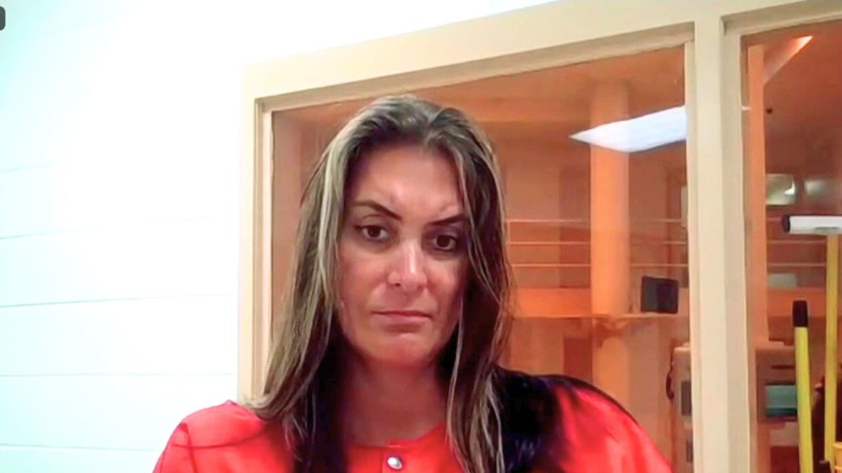 Arrestan esposa de alguacil suspendido en condado Osceola – Telemundo Orlando (31)